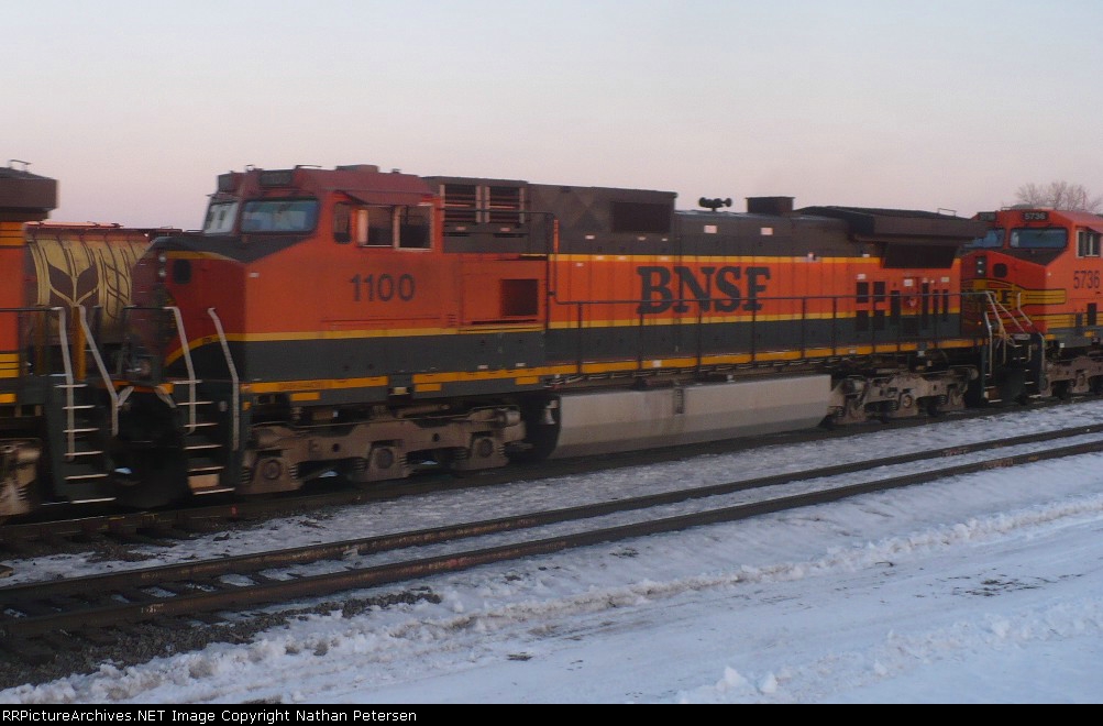 BNSF 1100